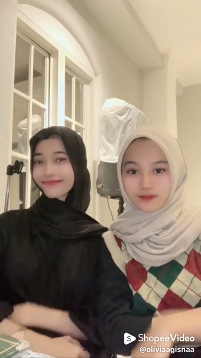 tim pashmina atau bella nih?🖖🏻 | Shopee Video Indonesia